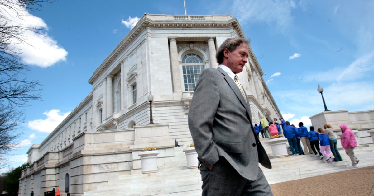 For Chafee, re-election bid is bumpy