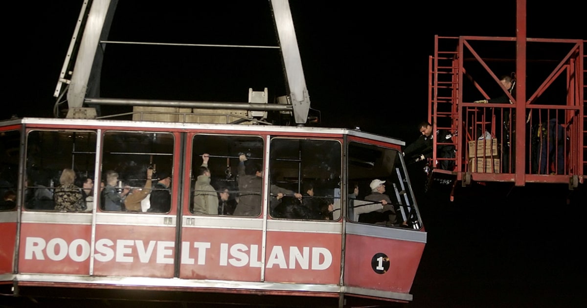 Police rescue stranded N.Y. tram passengers