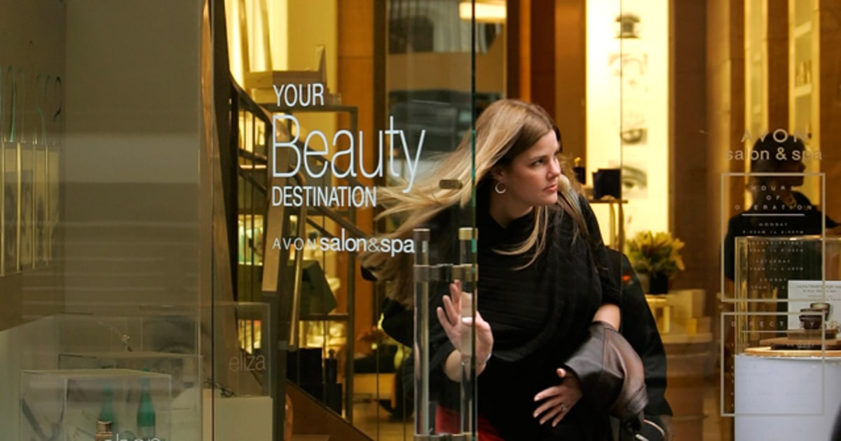 Avon to lay off 1,300 employees