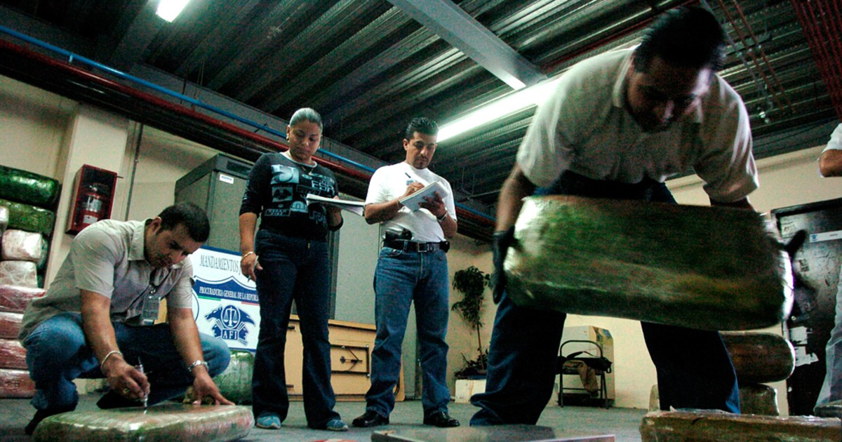 U.S. cautious on Mexico plan to legalize drugs