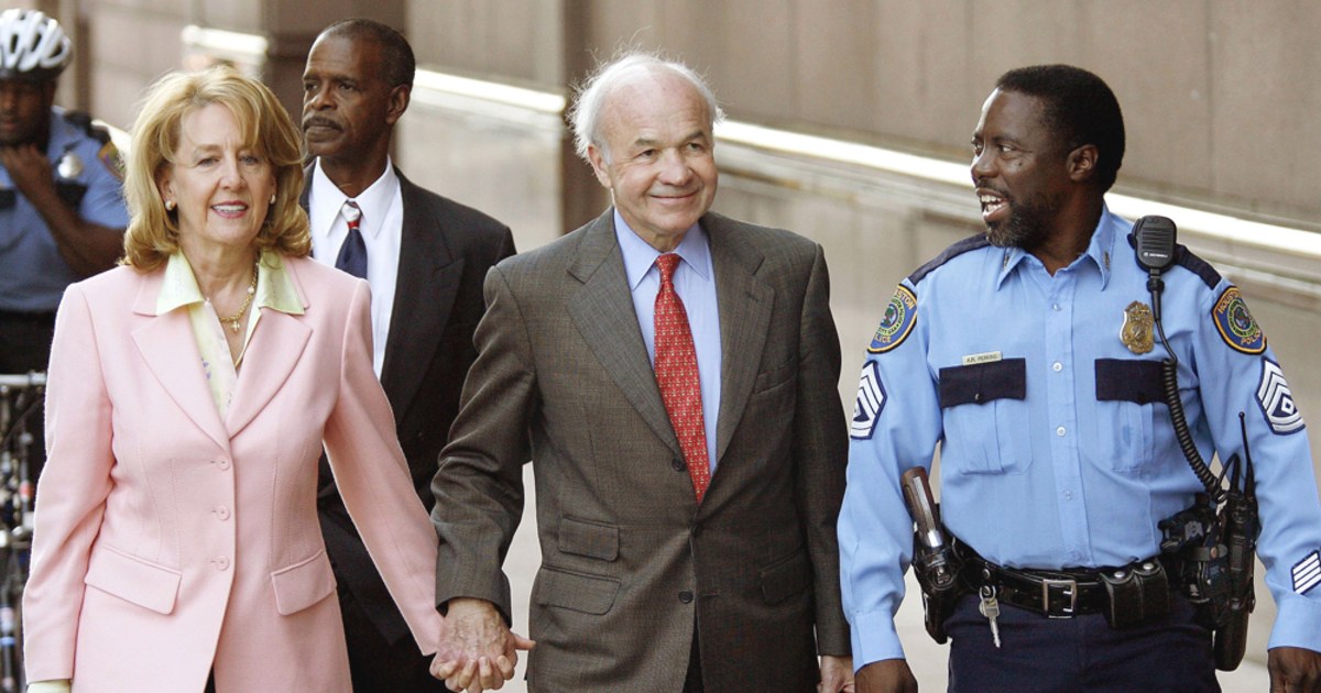 Enron prosecution begins closing arguments