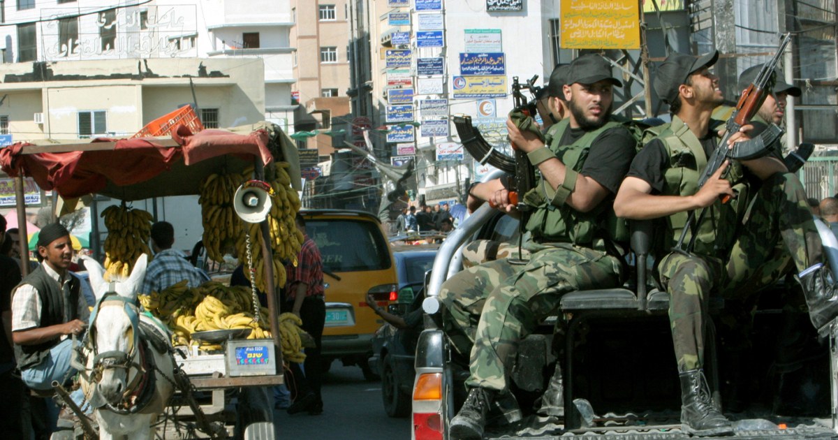 Fatah, Hamas deploy troops in power struggle