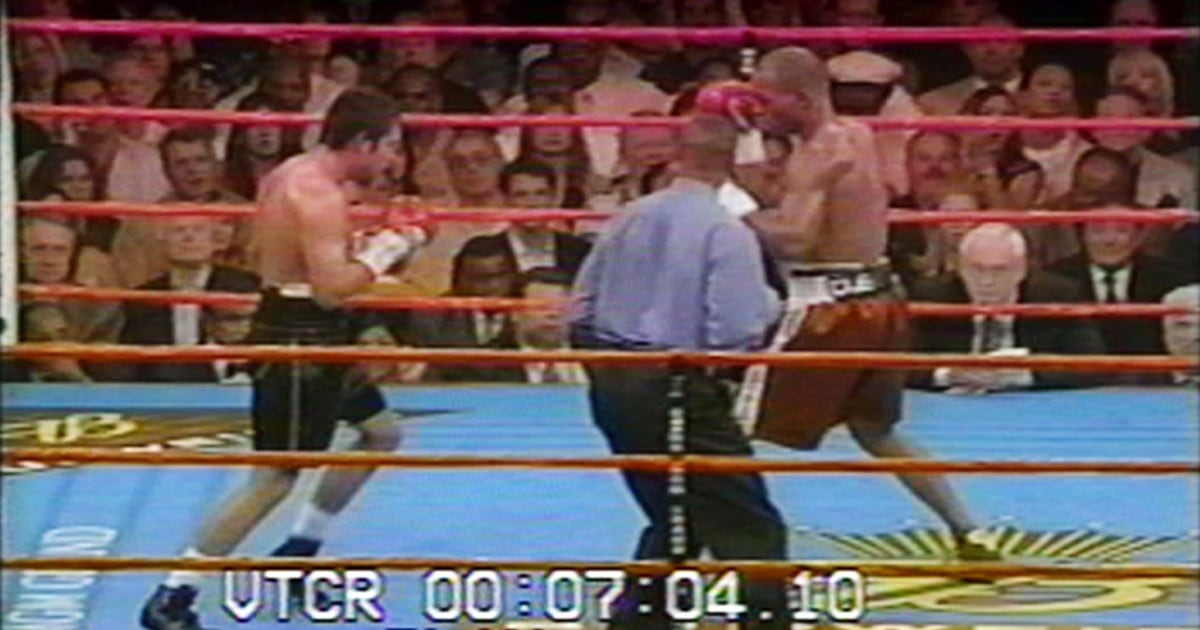 Reid reverses course on boxing tickets