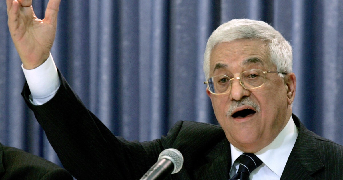 Abbas sets referendum date for accepting Israel