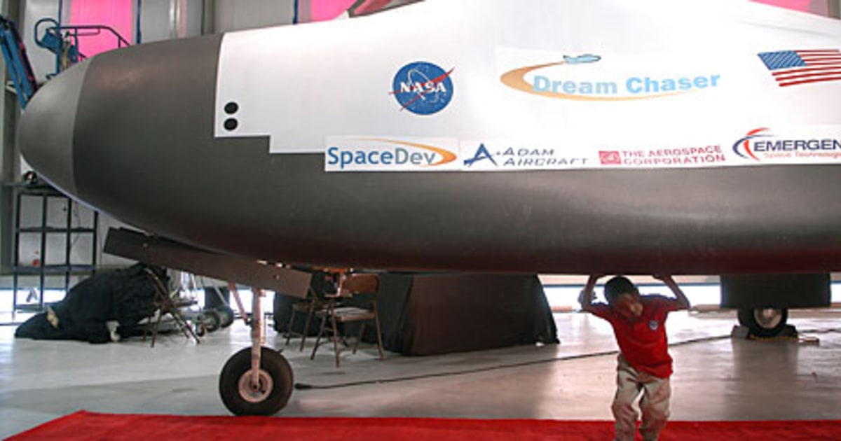 Private space race hits bumpy road