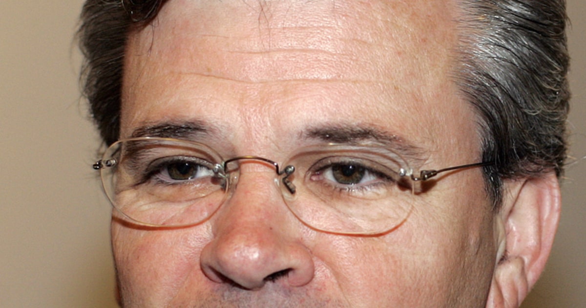 Kentucky governor takes limo to cross the street