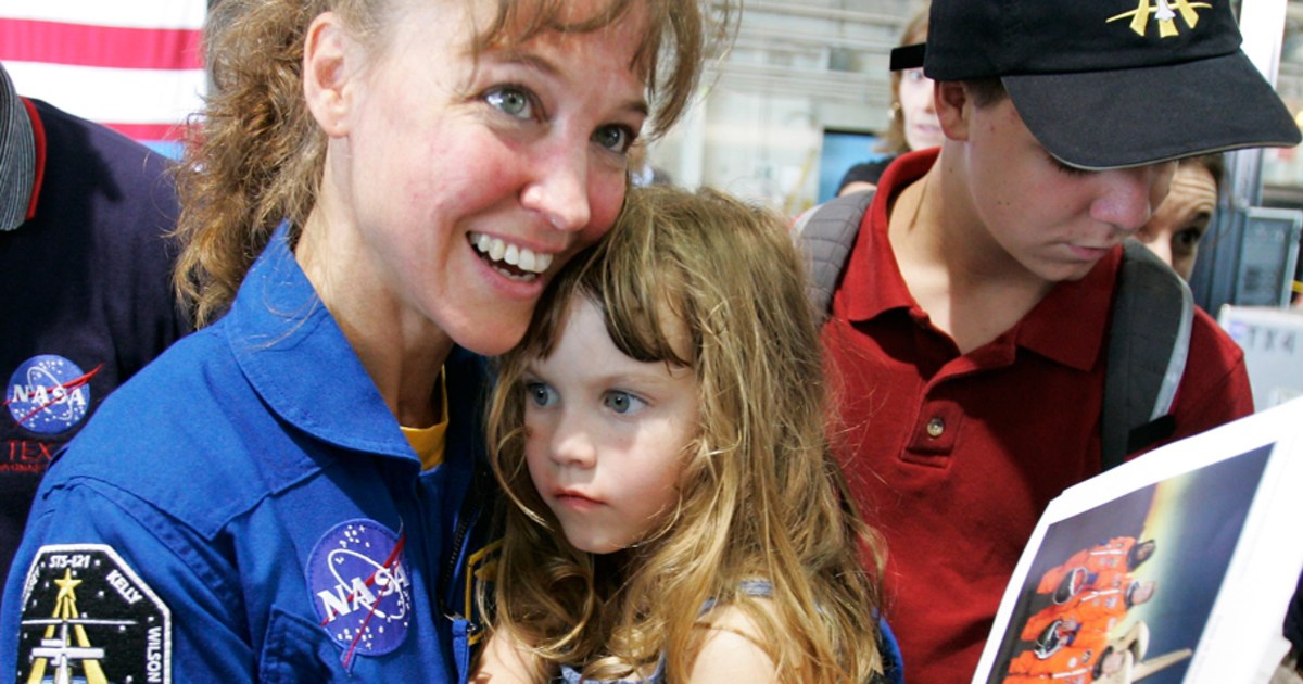 Shuttle crew gets Texas homecoming