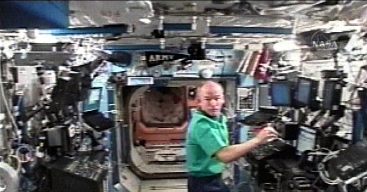 Space station crew cleans up toxic spill