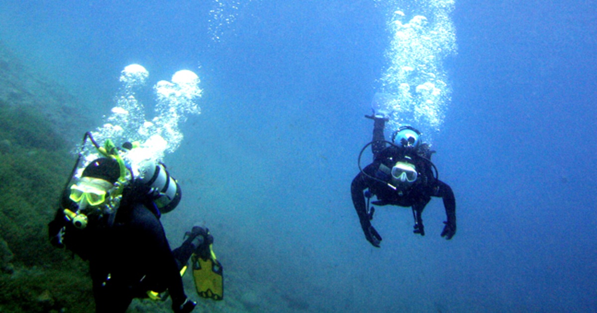 Far West Texas pool offers rare desert diving