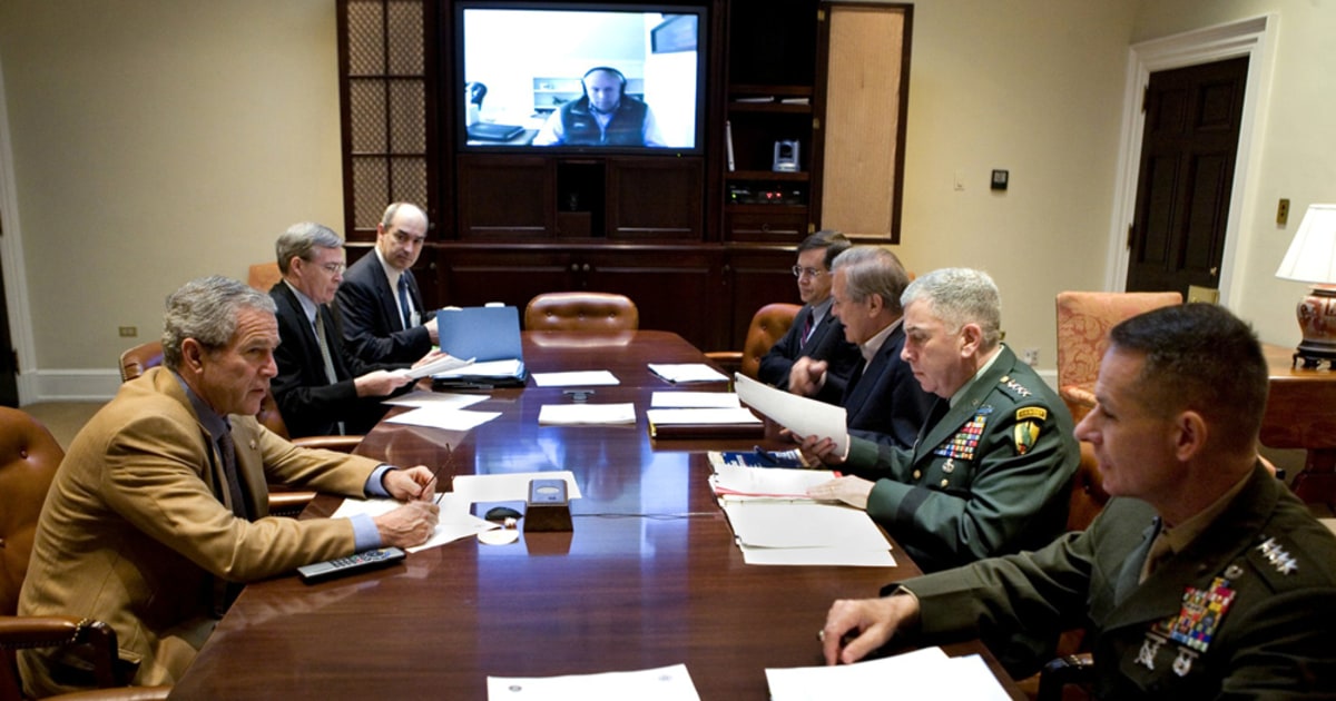 Bush consults with generals about Iraq strategy