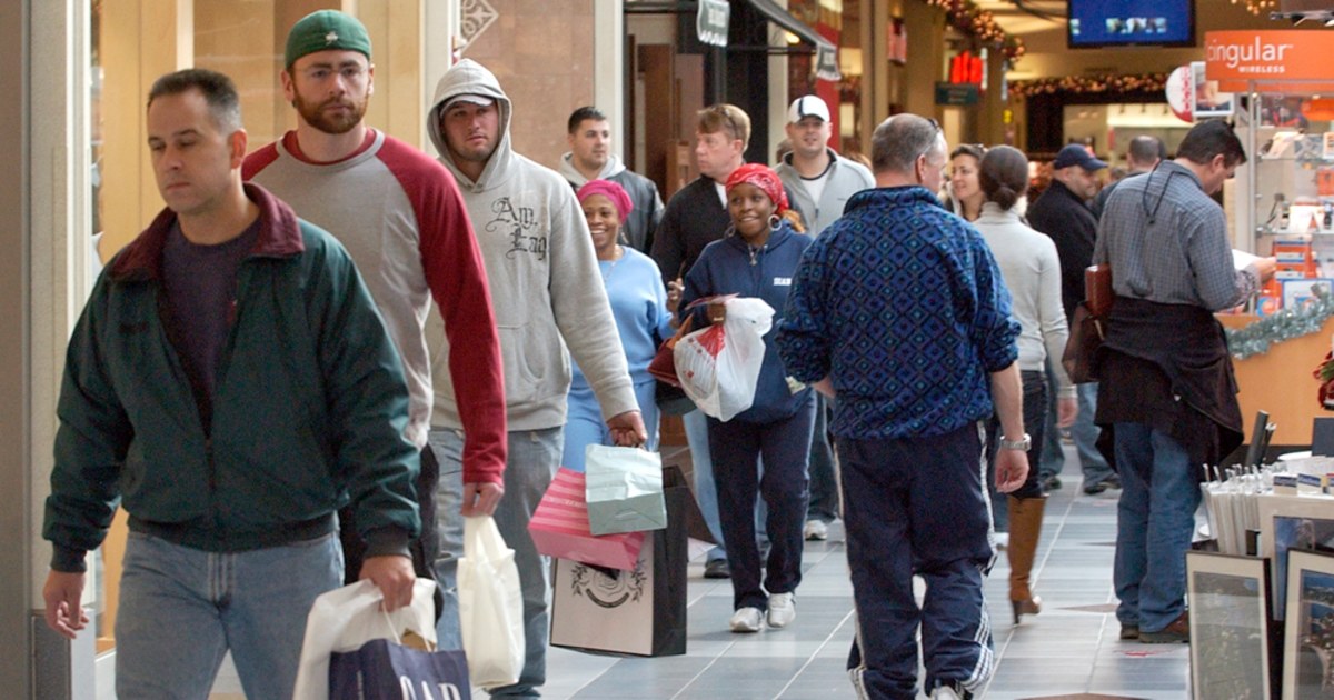 Last-minute shoppers crowd the malls