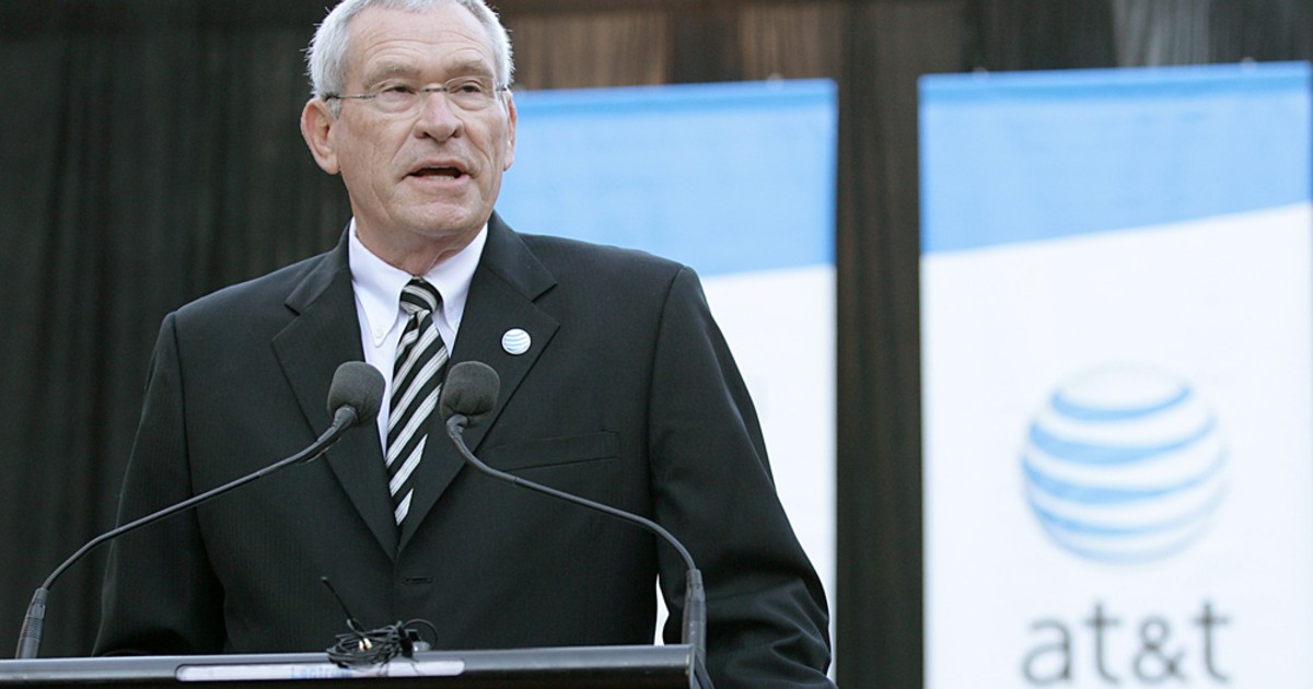 Whitacre’s way put AT&T at the top of the list