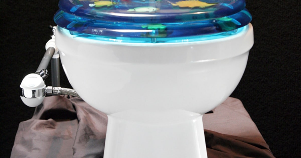 Toilet-topper lets you flush with the fishes
