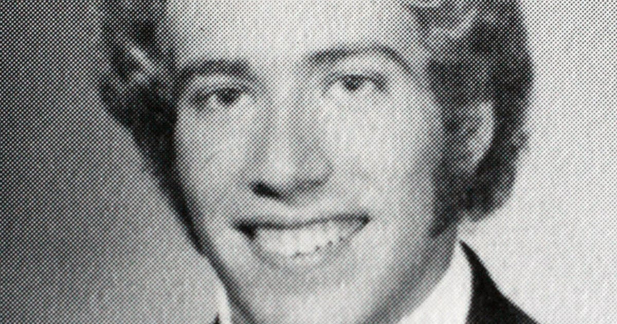 Former top CIA official, contractor indicted