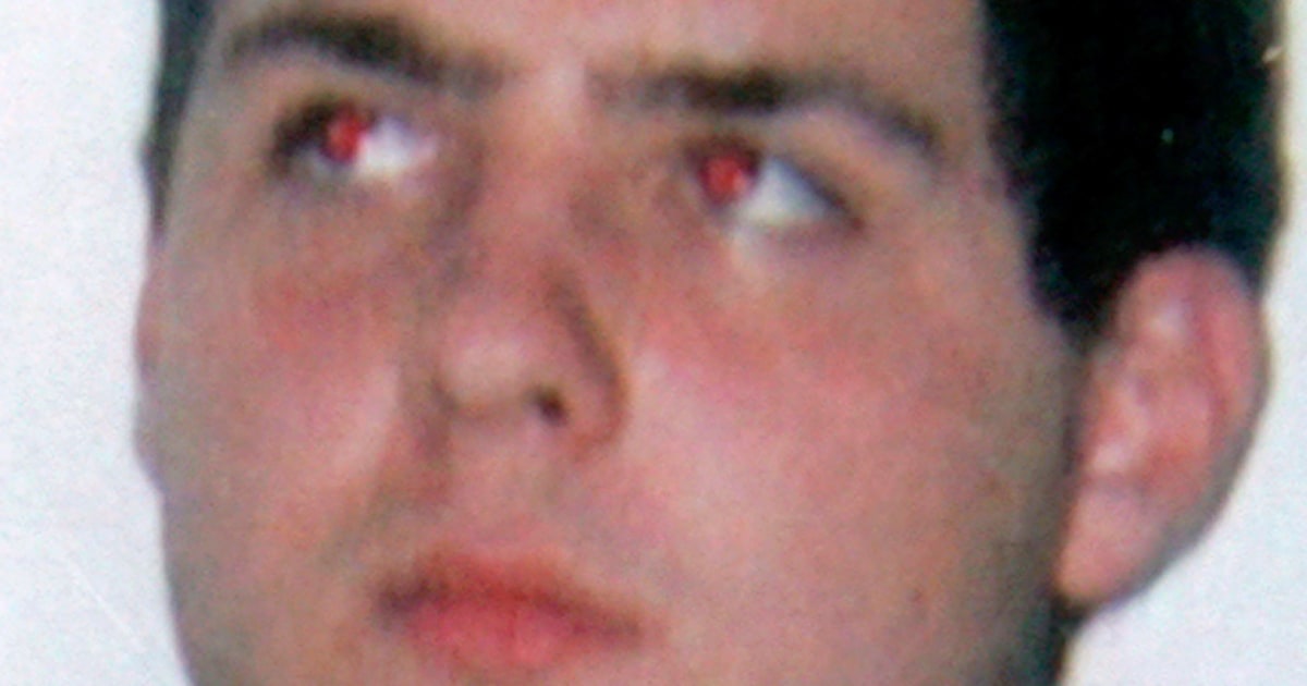 Cousin: Mall gunman survived Bosnian siege