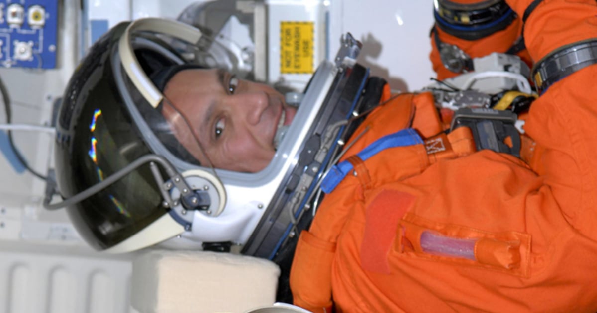 Shuttle astronauts practice for launch