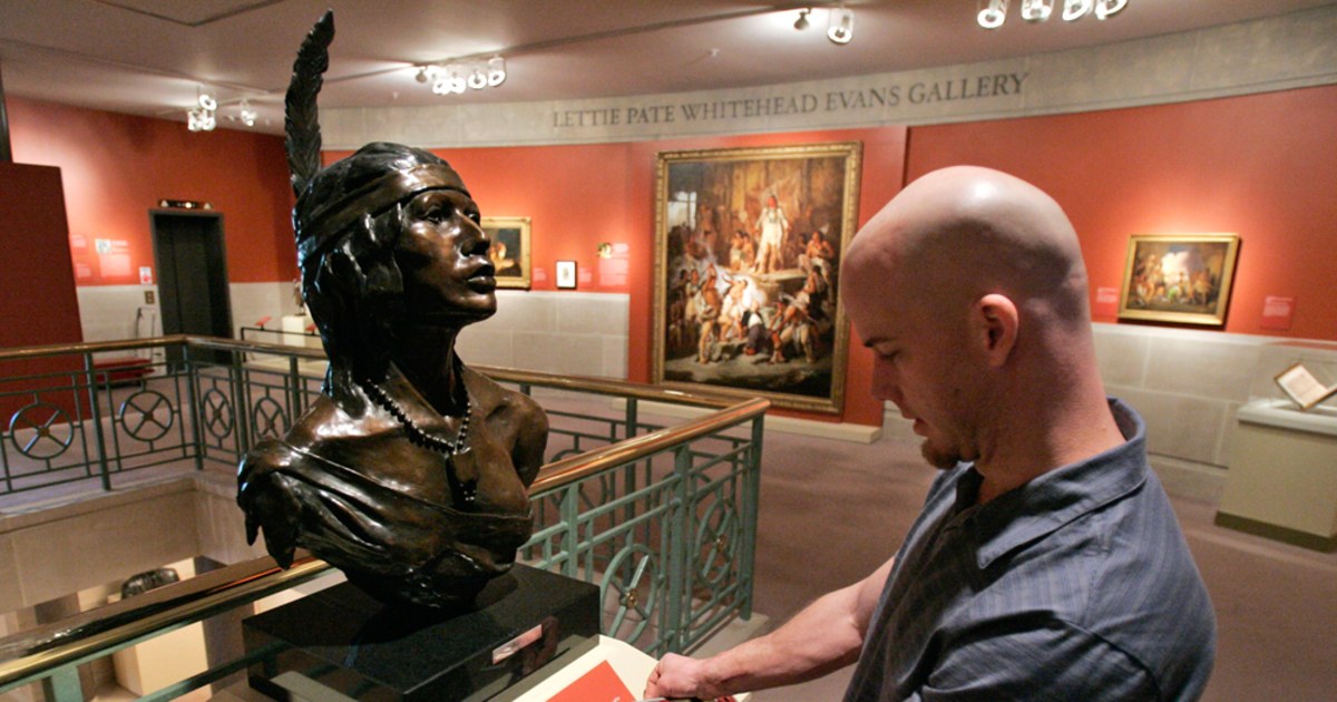 Pocahontas the star of Jamestown's 400th