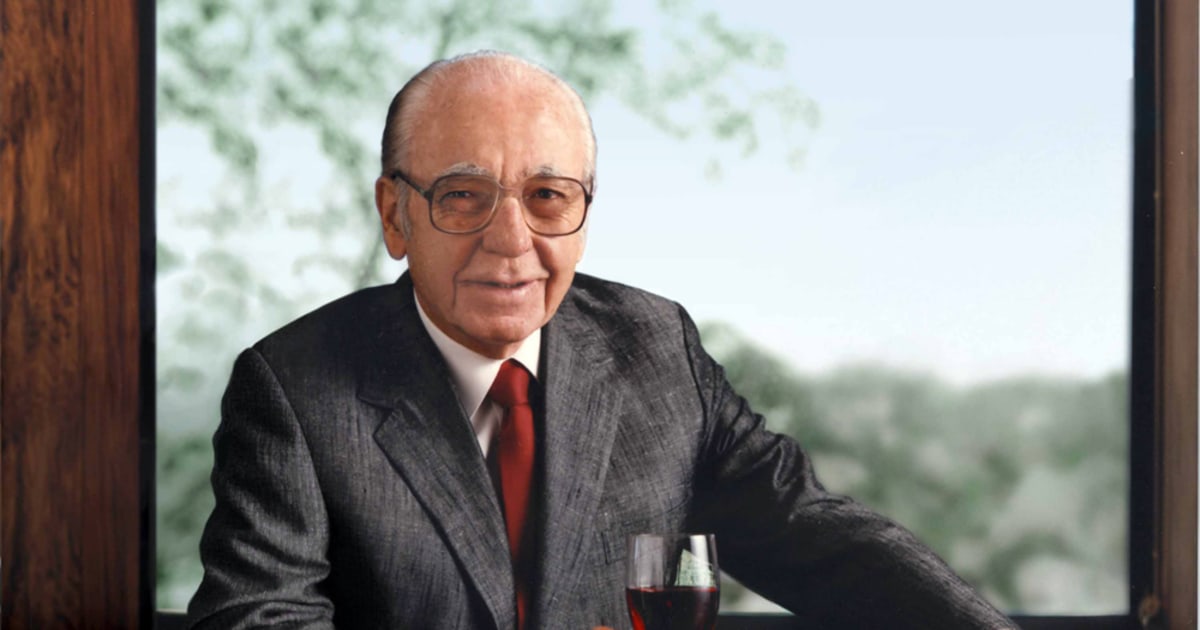 Winemaker Ernest Gallo dies at 97