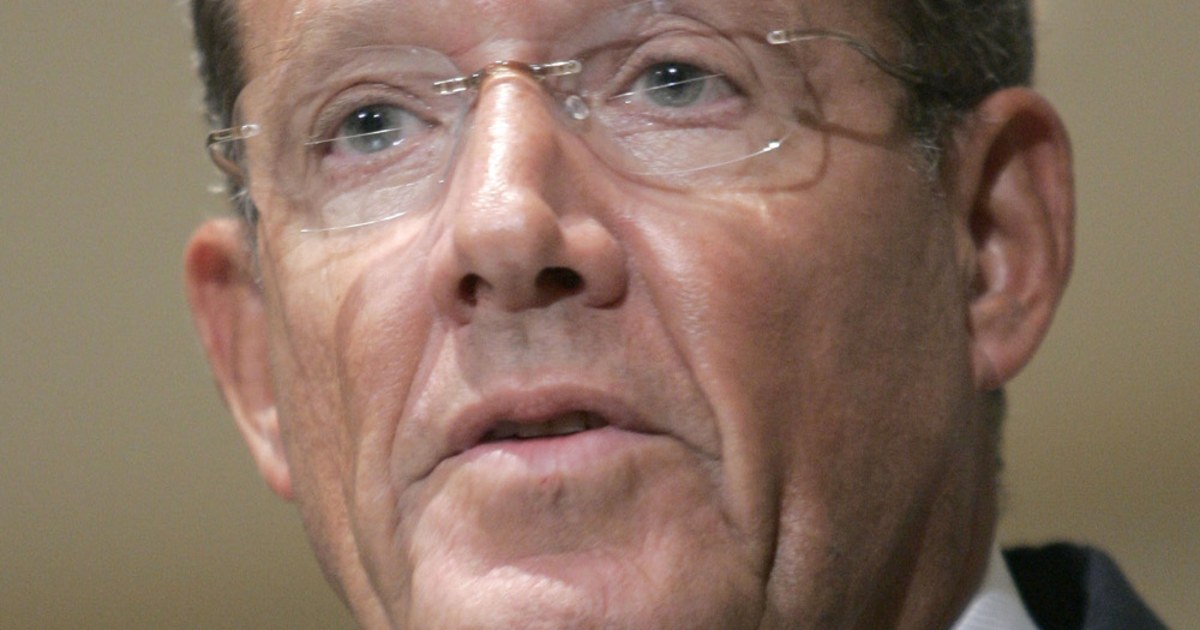 Smithsonian chief quits in wake of inquiry