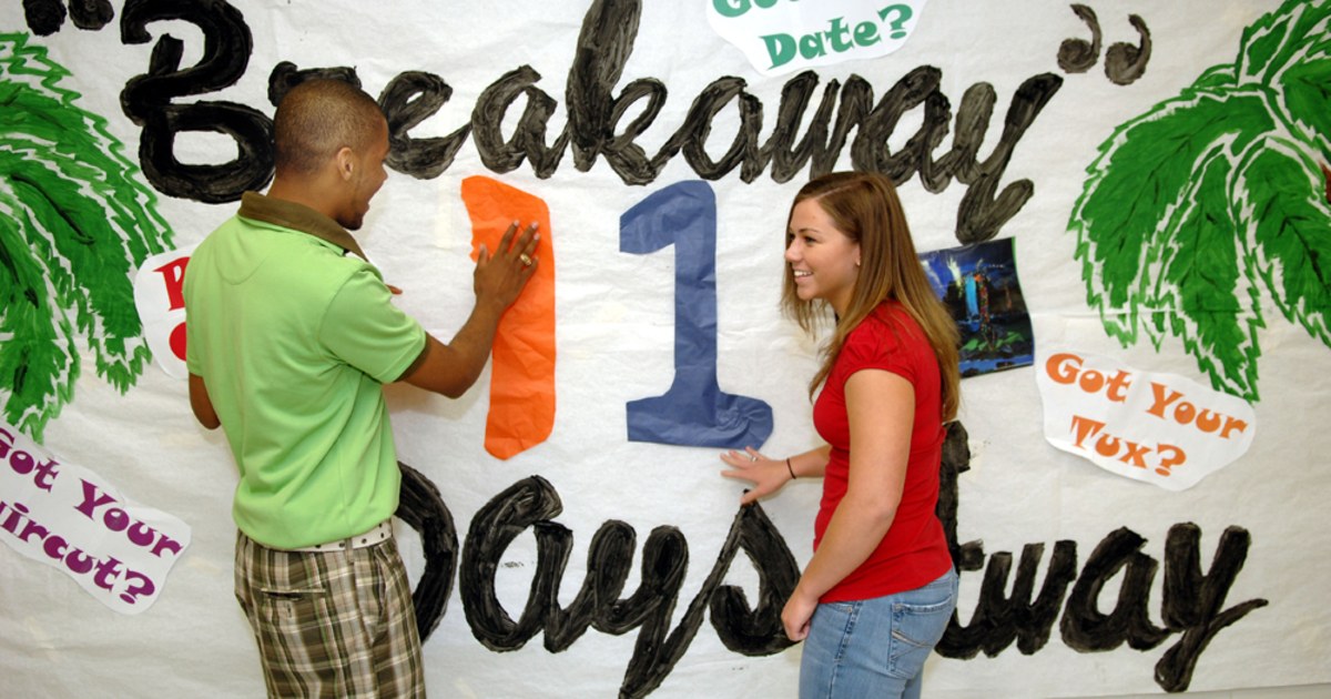 Ga. school plans its first non-segregated prom