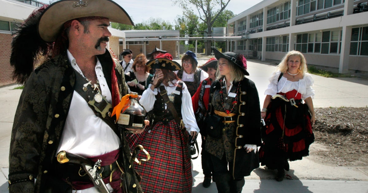 ‘Arrr!’ — ‘Pirates’ convene in New Orleans