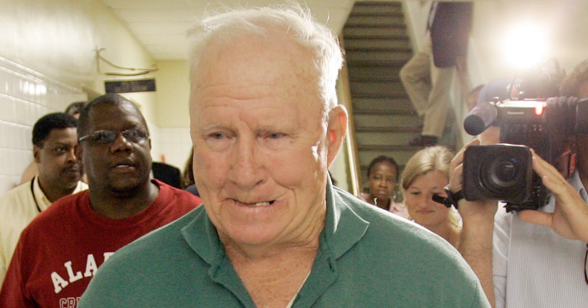 Ex-state trooper surrenders in 1965 Ala. slaying