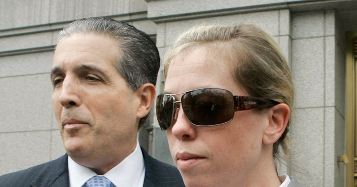 Couple pleads guilty in big insider trading scam