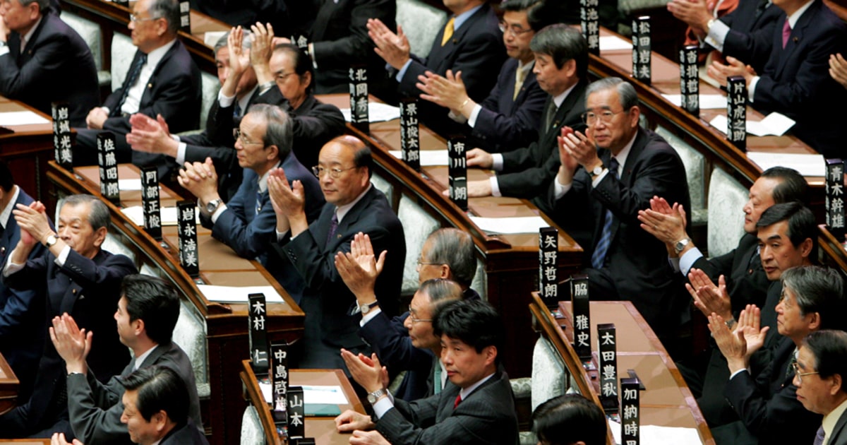 Japan closer to changing pacifist constitution