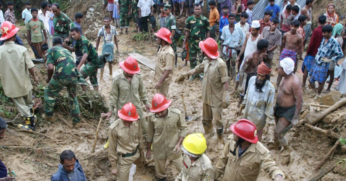 'Sea of mud' kills dozens in Bangladesh