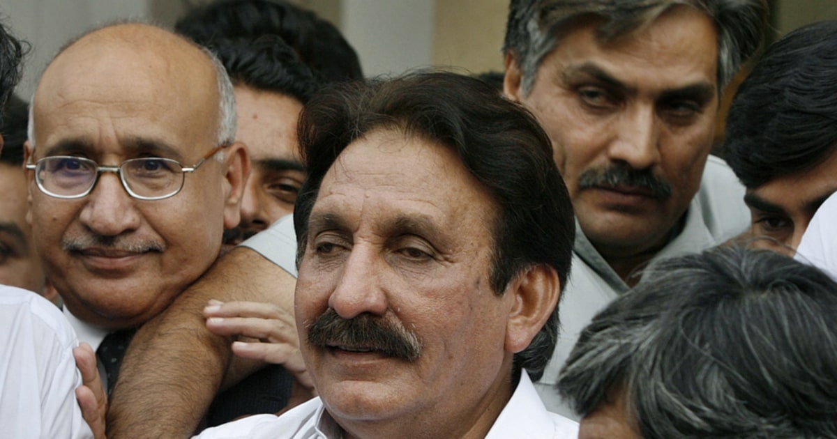 Pakistan’s top court reinstates suspended judge