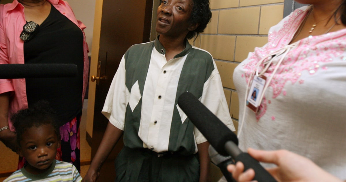 ‘Ghetto Bus Tour’ glorifies Chicago’s projects