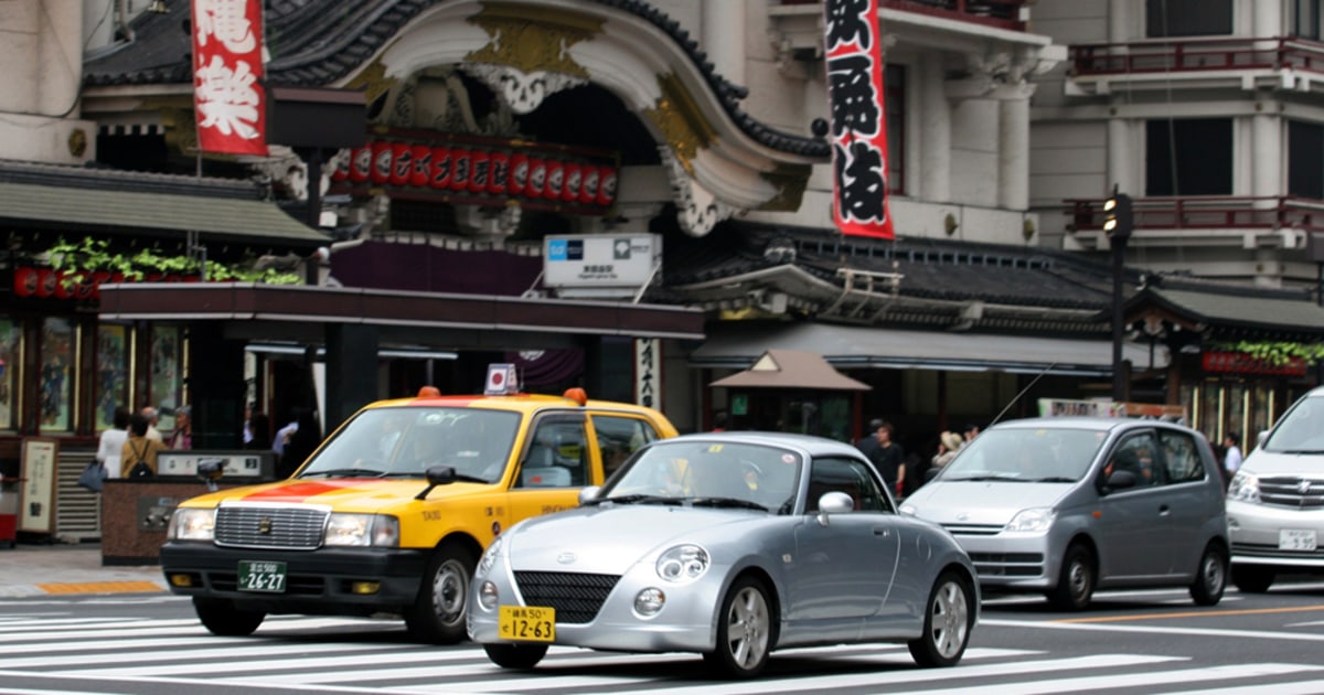 Japanese automakers score with minicars