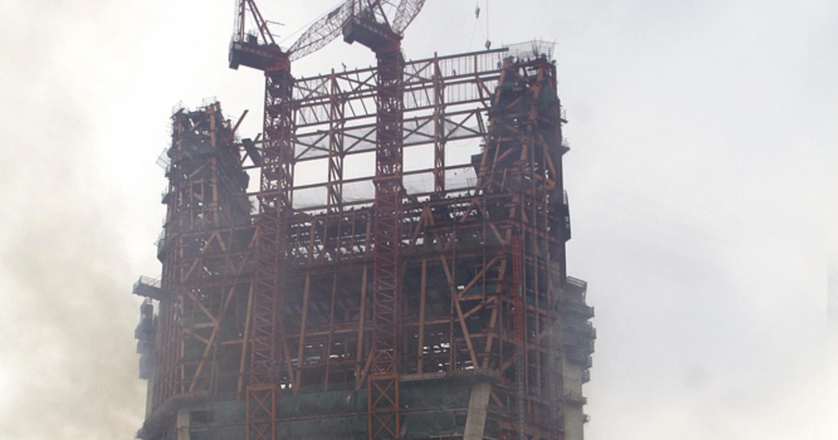 Firefighters called to China's tallest building