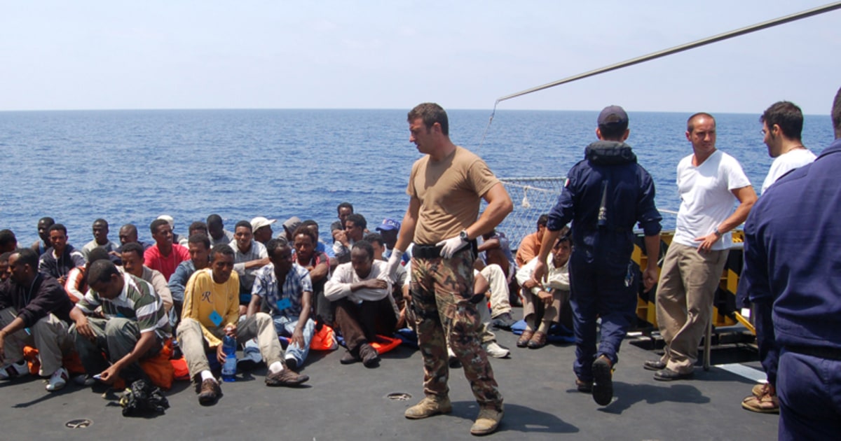More than 400 migrants rescued off Sicily coast