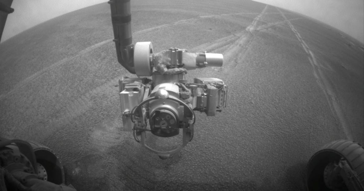 Mars rovers face fallout after dust storm