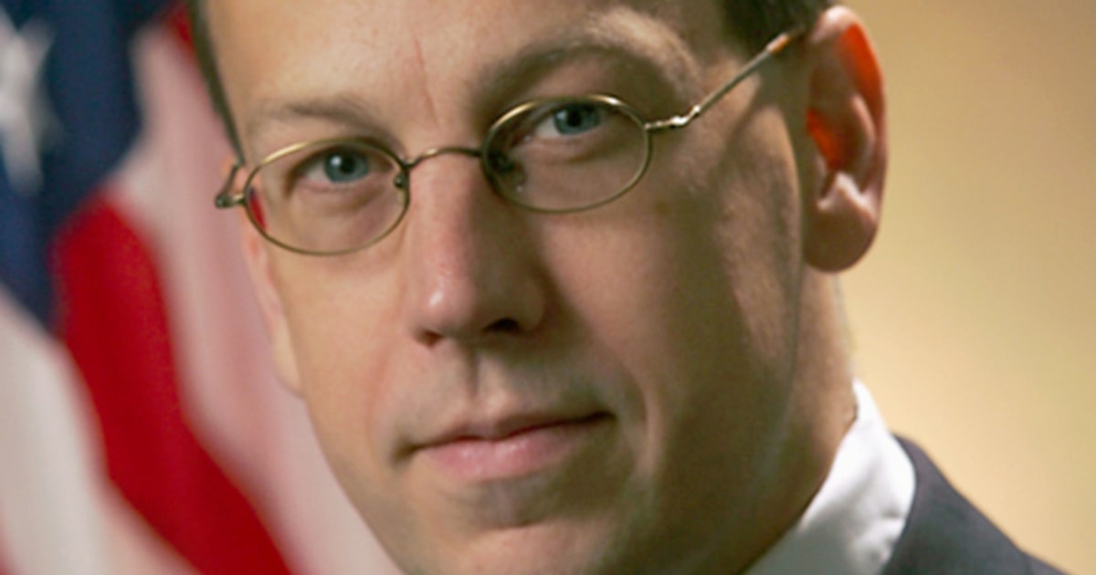 Interim AG has friends on left, right