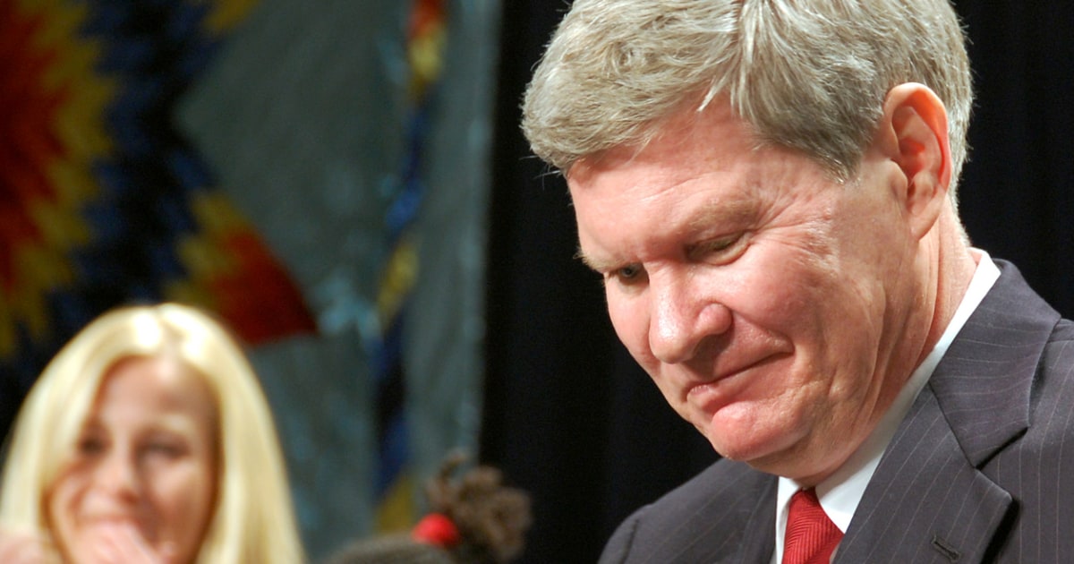 Senator makes first appearance since falling ill