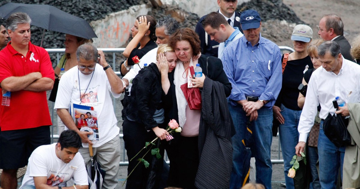 Relatives gather at ground zero to mark 9/11