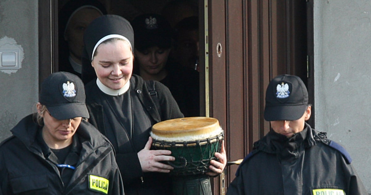 Polish police evict 65 former nuns from convent