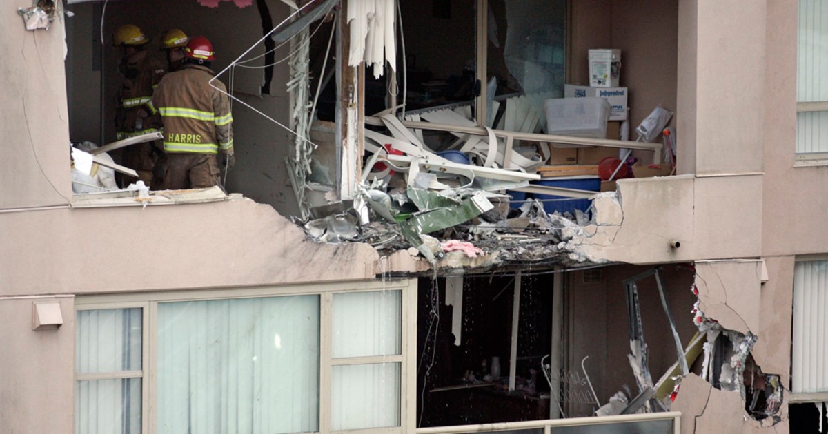 Probe begins after plane crashes into building