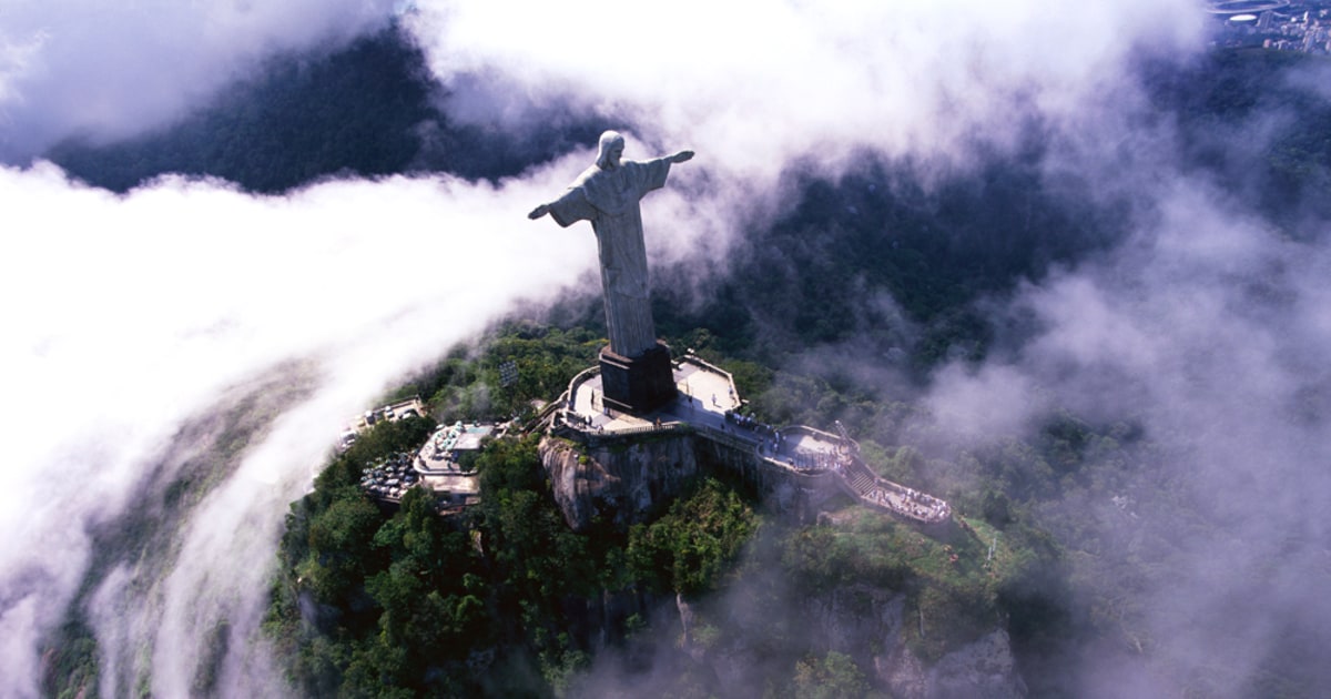 Symbolic Rio statue causes uproar in London