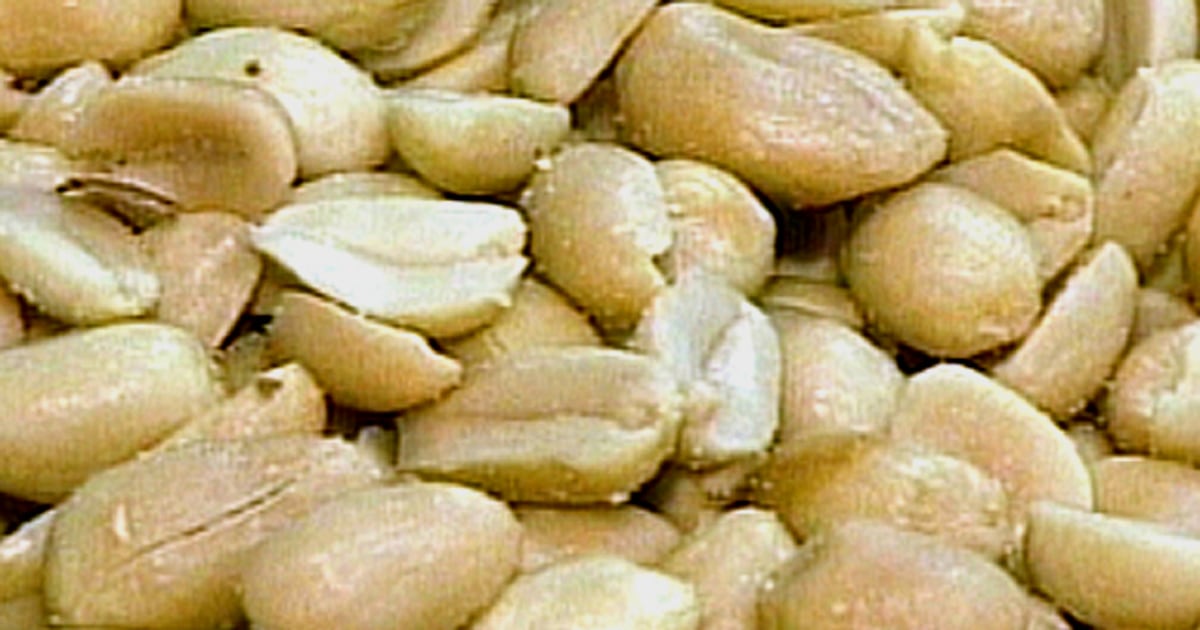 Passengers peeved about peanuts on planes