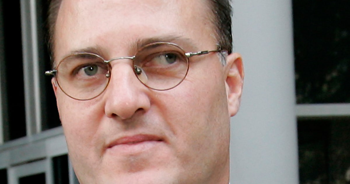 Ex-Enron official gets four years probation