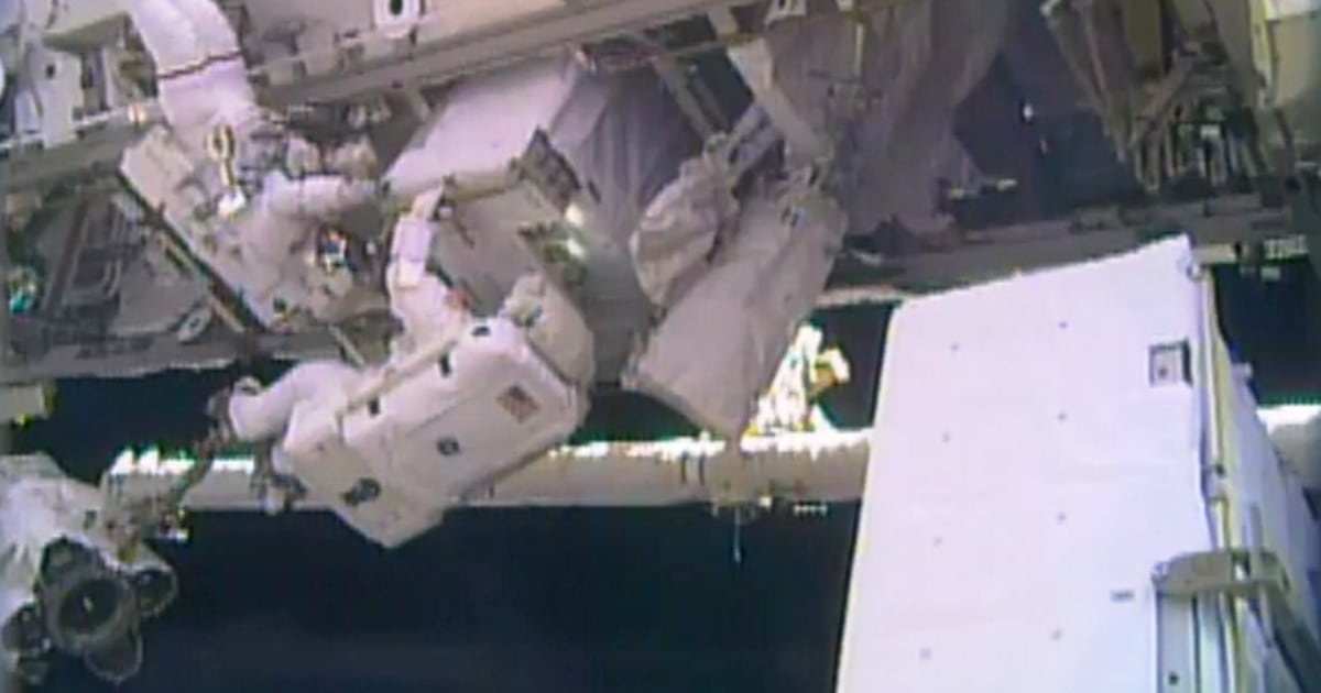 Spacewalkers finish space station repairs in time for Christmas