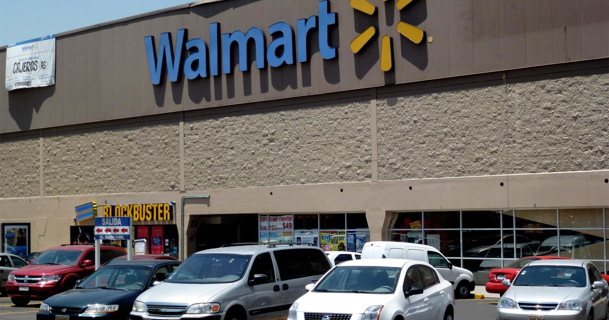 Wal-Mart's Holiday Layaway Program Begins Two Weeks Earlier