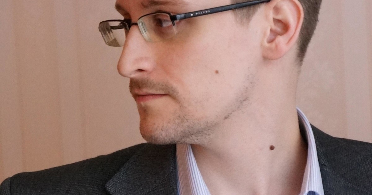 New York Times Editorial Urges US to Make a Deal with Snowden