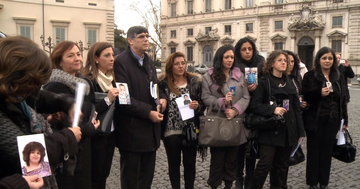 Italian Mothers Battle Mafia and Toxic Waste