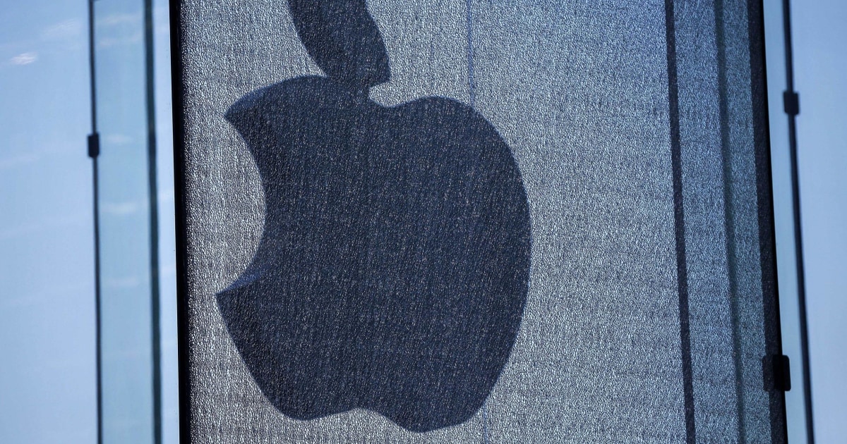 Apple Shares Clobbered Amid Cloudy Outlook