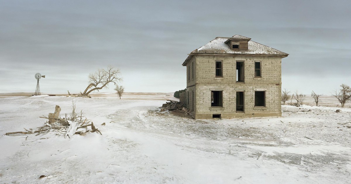 Photographer Explores Line Where the Frontier Began