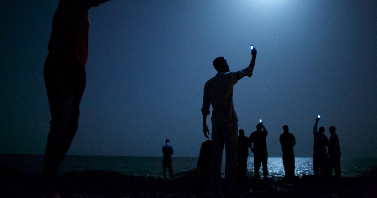 'Dignified' Picture of Migrants Claims World Press Photo Prize